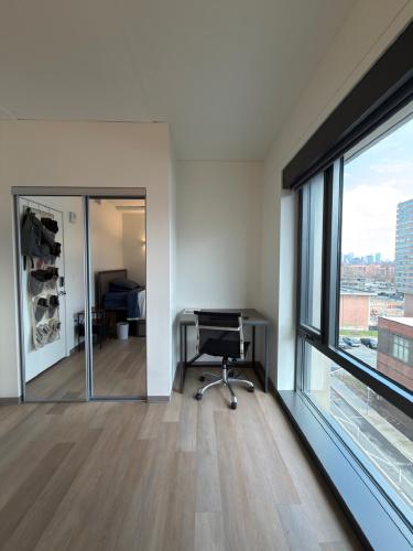 Graduate Junction (W88) room #616 C | 4-Bedroom Suite | Sublicense Center