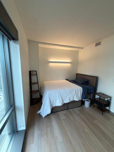 Graduate Junction (W88) room #616 C | 4-Bedroom Suite | Sublicense Center